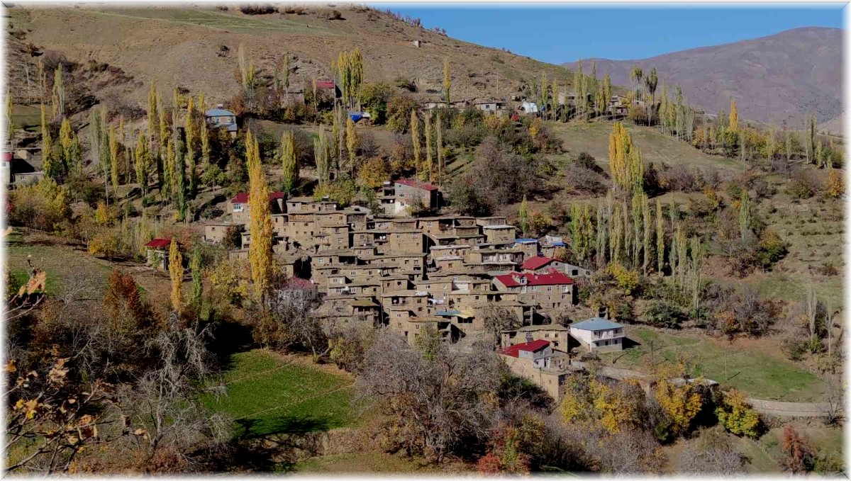 Hizan'ın taş evlerinin sonbahar güzelliği | Bitlis Haber Haberleri ...